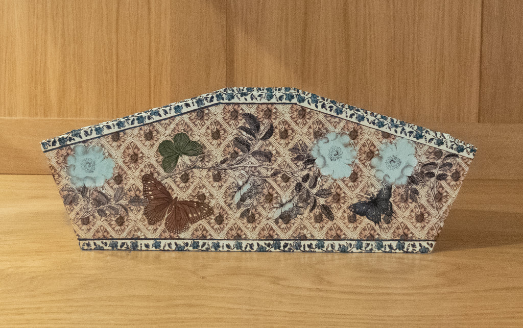 Scanlon Apparati Rialto Letter Holder, Pink and Blue – Choosing Keeping